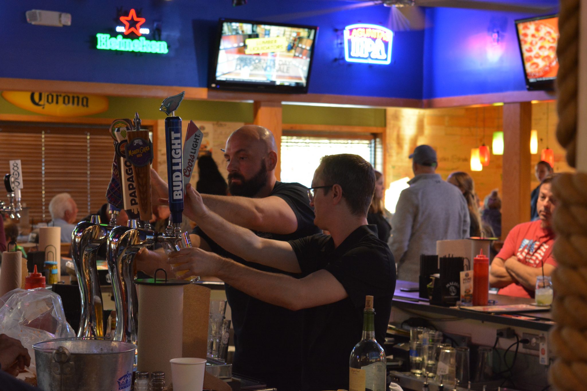 Creating A Bar Atmosphere In A Restaurant | Angry Crab Franchise