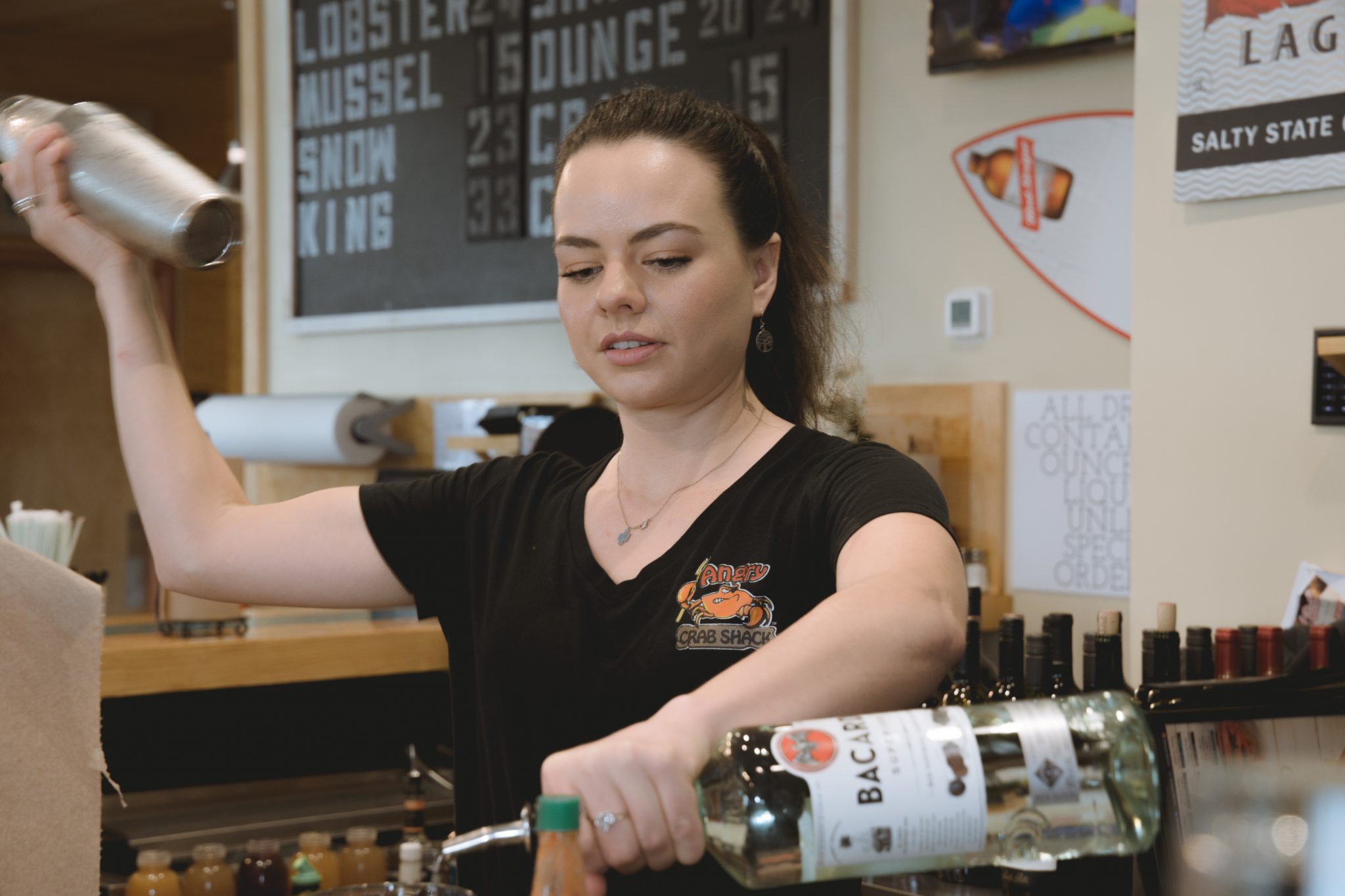 Creating A Bar Atmosphere In A Restaurant | Angry Crab Franchise